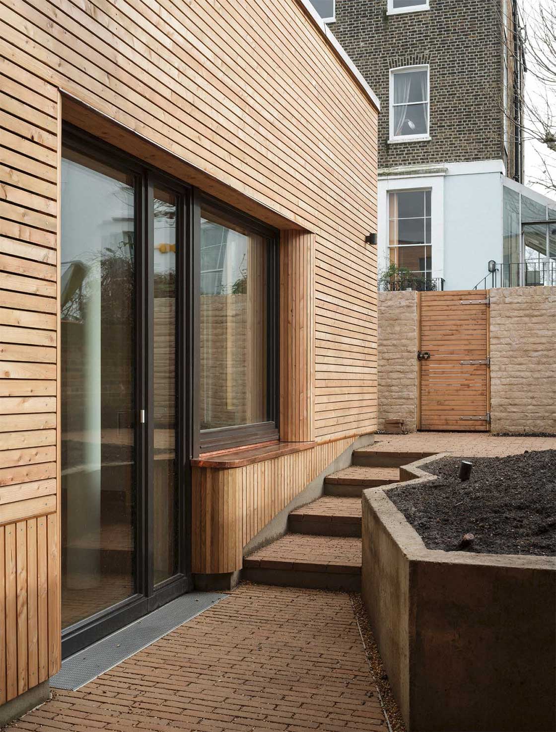 Legendary engineer builds engine-less home - passivehouseplus.ie